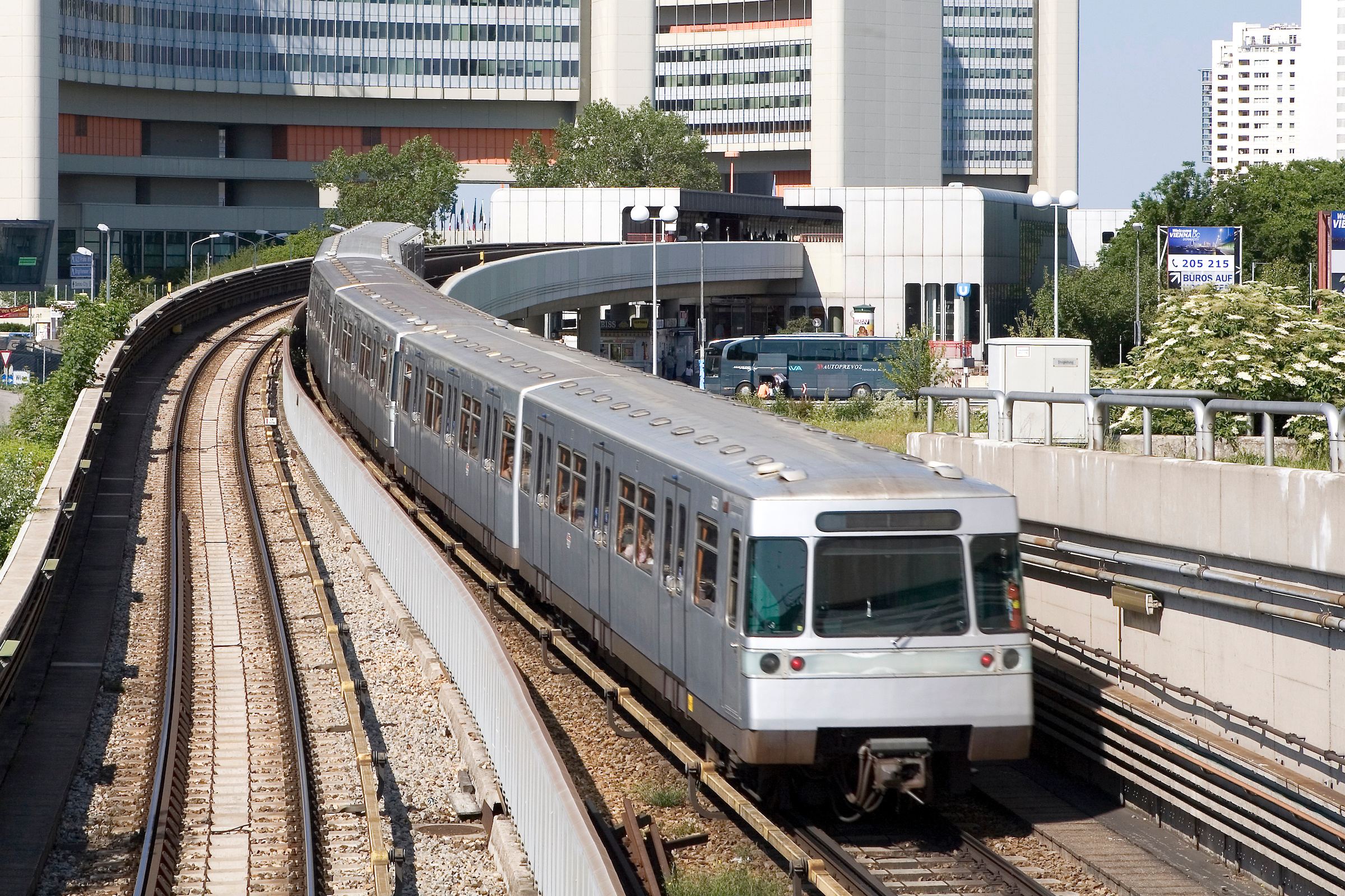 Öffentliche Verkehrsmittel | Travel Guide